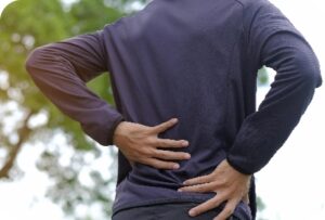 Dr. Ari Holtzman | Spine Surgeon | Puget Sound Orthopaedics